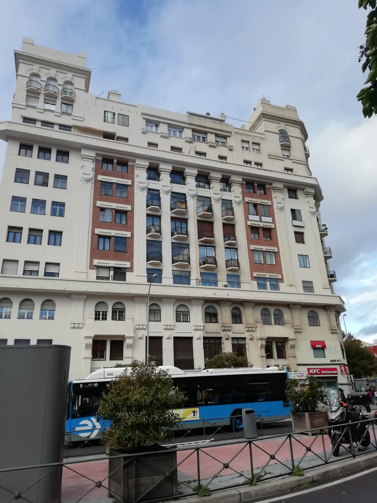 edificio titanic en Madrid – Gananzia